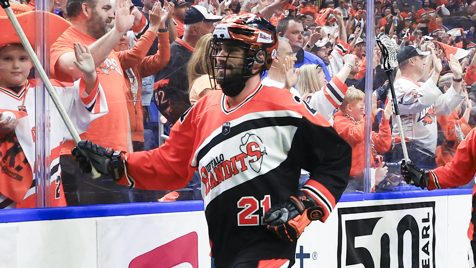 Justin Martin announces retirement following 8-year career in Buffalo ...